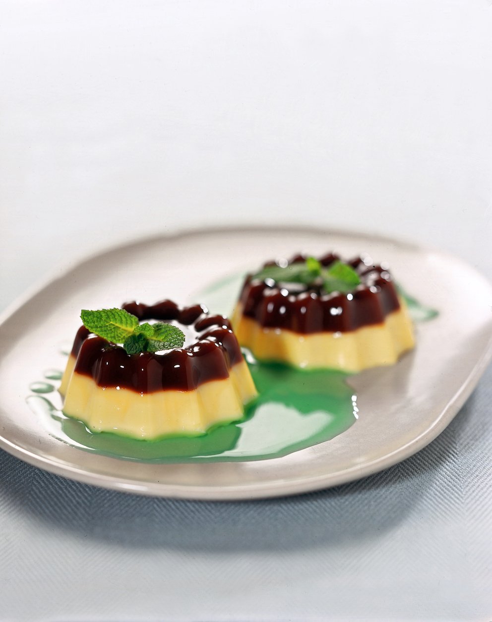 Ricetta Budino bicolore al caffè e salsa alla menta | Sale&Pepe