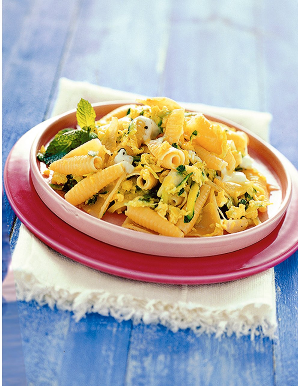 Castellane con zucchine, uova e mozzarella | Sale&Pepe