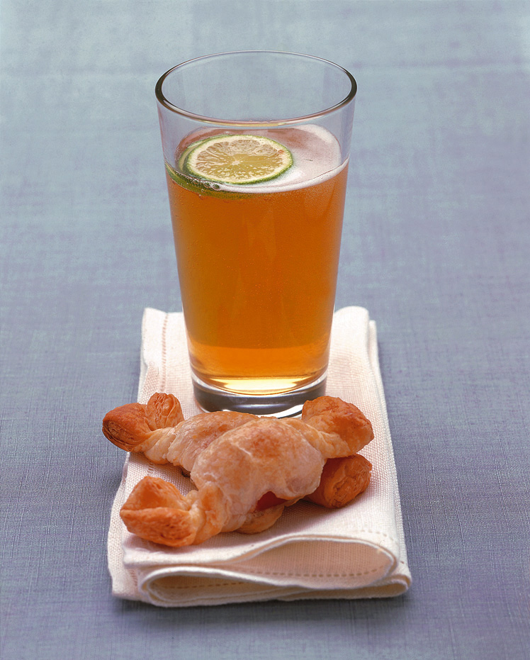 Caramelle di sfoglia con cocktail frizzante | Sale&Pepe