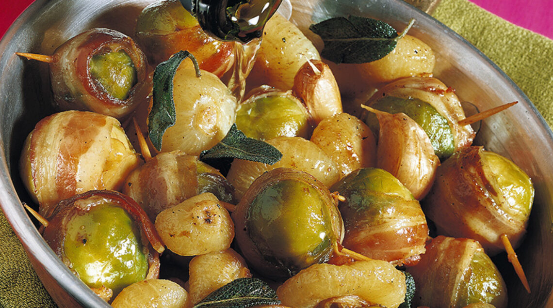 Come preparare i cavolini e cipolline alla pancetta | Sale & Pepe