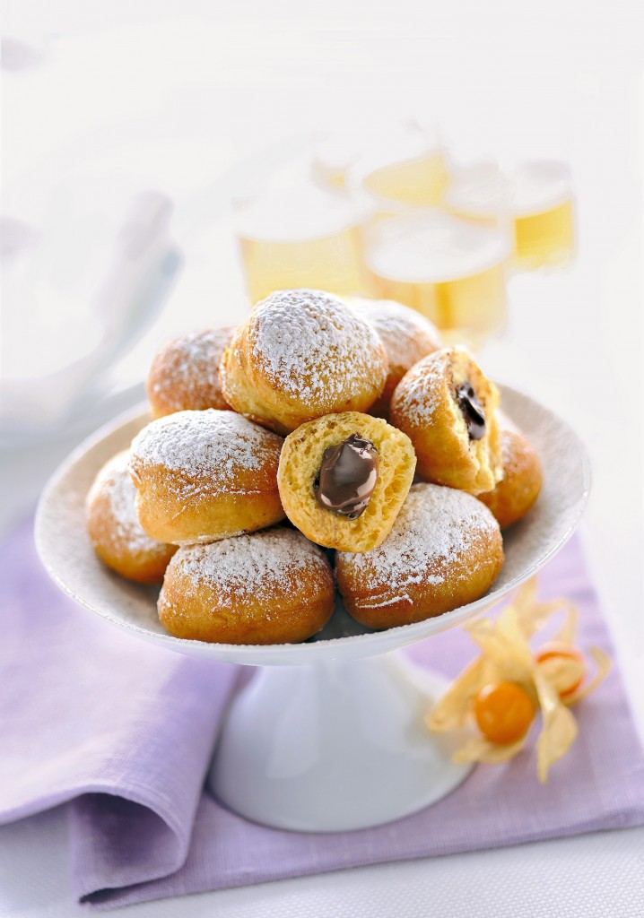 Mini krapfen al cioccolato con salsa al liquore | Sale&Pepe