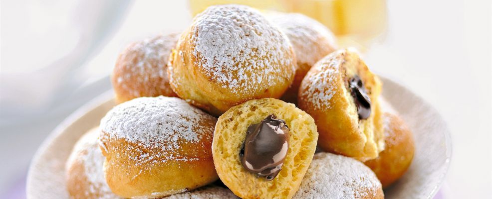 Mini krapfen al cioccolato con salsa al liquore | Sale&Pepe