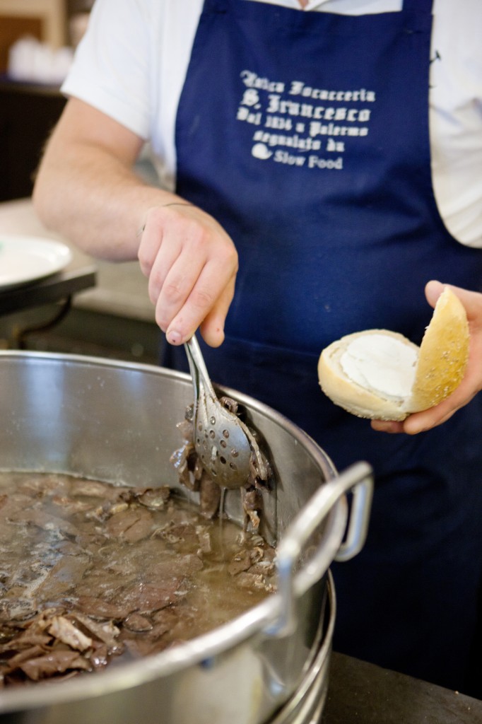 Pani c'a meusa (pane con la milza)