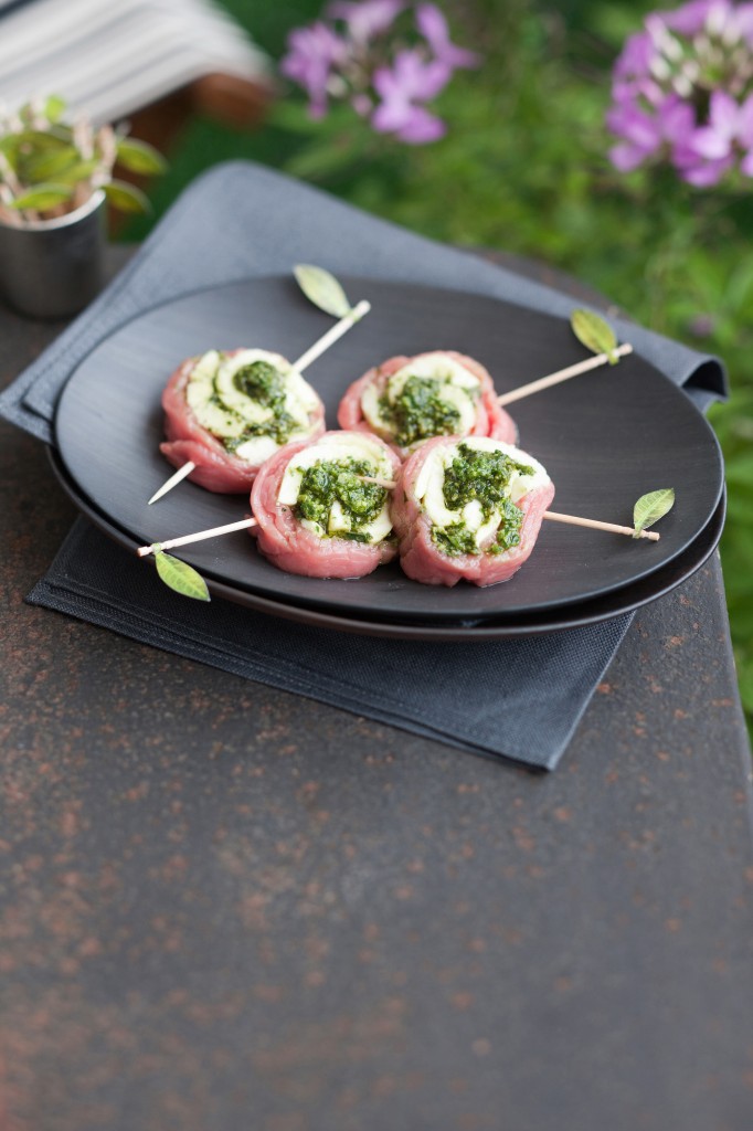 Rotolini di carpaccio e mozzarella di bufala | Sale&Pepe