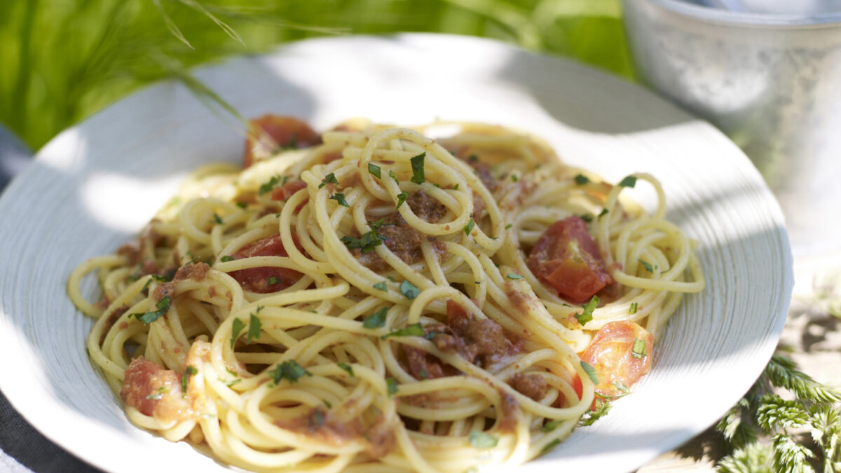 Spaghetti con i ricci, peperoncino e prezzemolo | Sale&Pepe