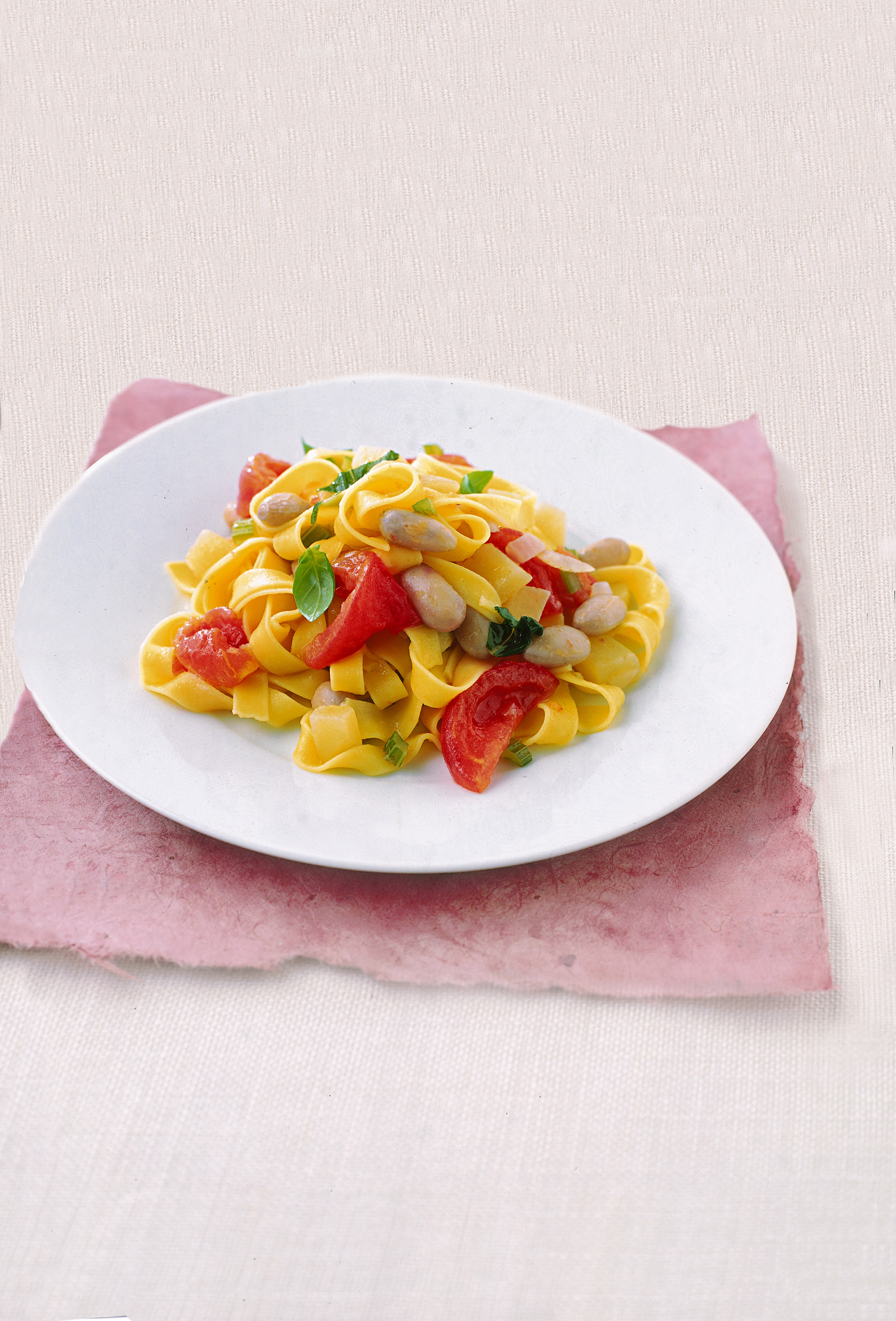 Tagliatelle con pomodoro fresco e basilico | Sale&Pepe