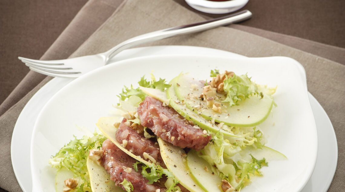 Insalata di indivia riccia e mele alle noci | Sale&Pepe