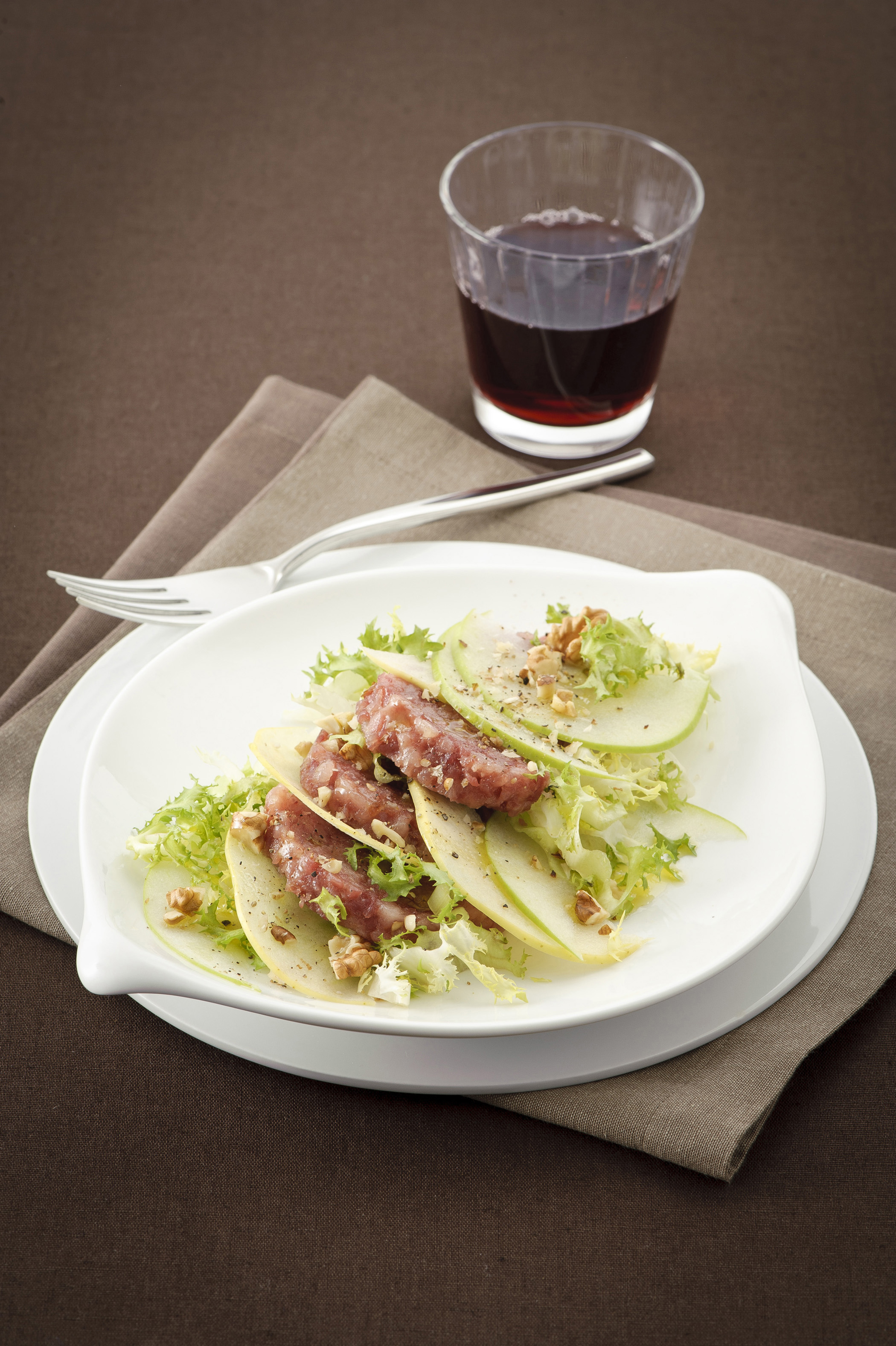 Insalata di indivia riccia e mele alle noci | Sale&Pepe