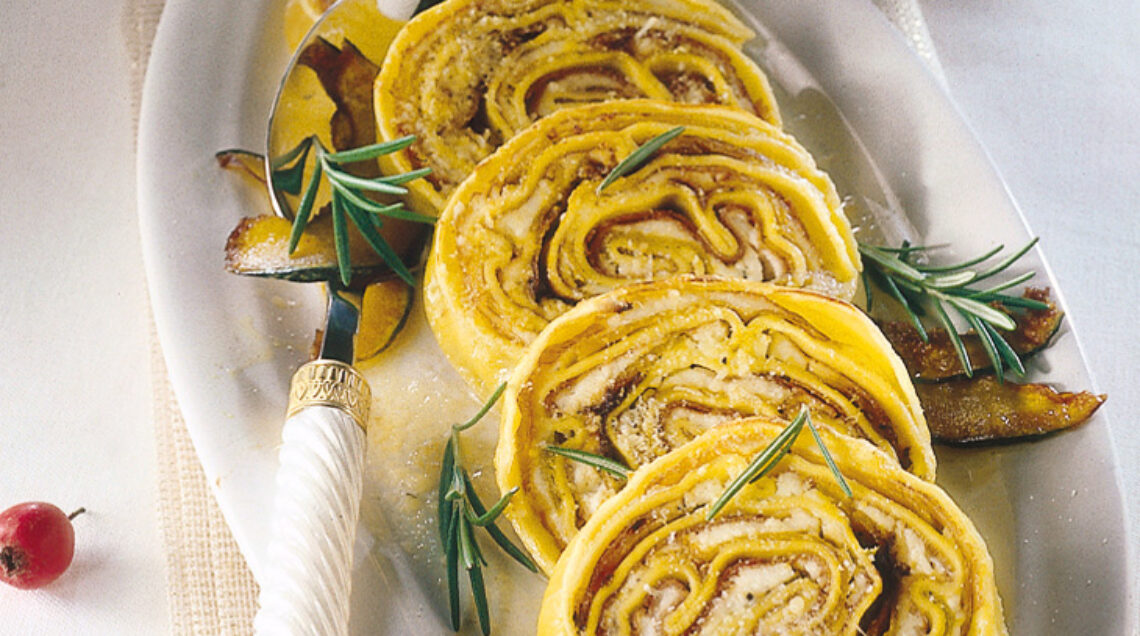 Rotolo di pasta con ripieno di zucca gialla | Sale&Pepe