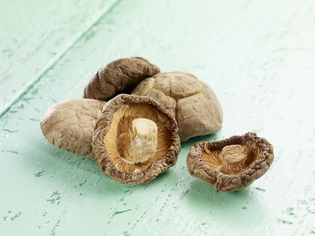 Funghi shiitake: le proprietà e come utilizzarli | Sale&Pepe