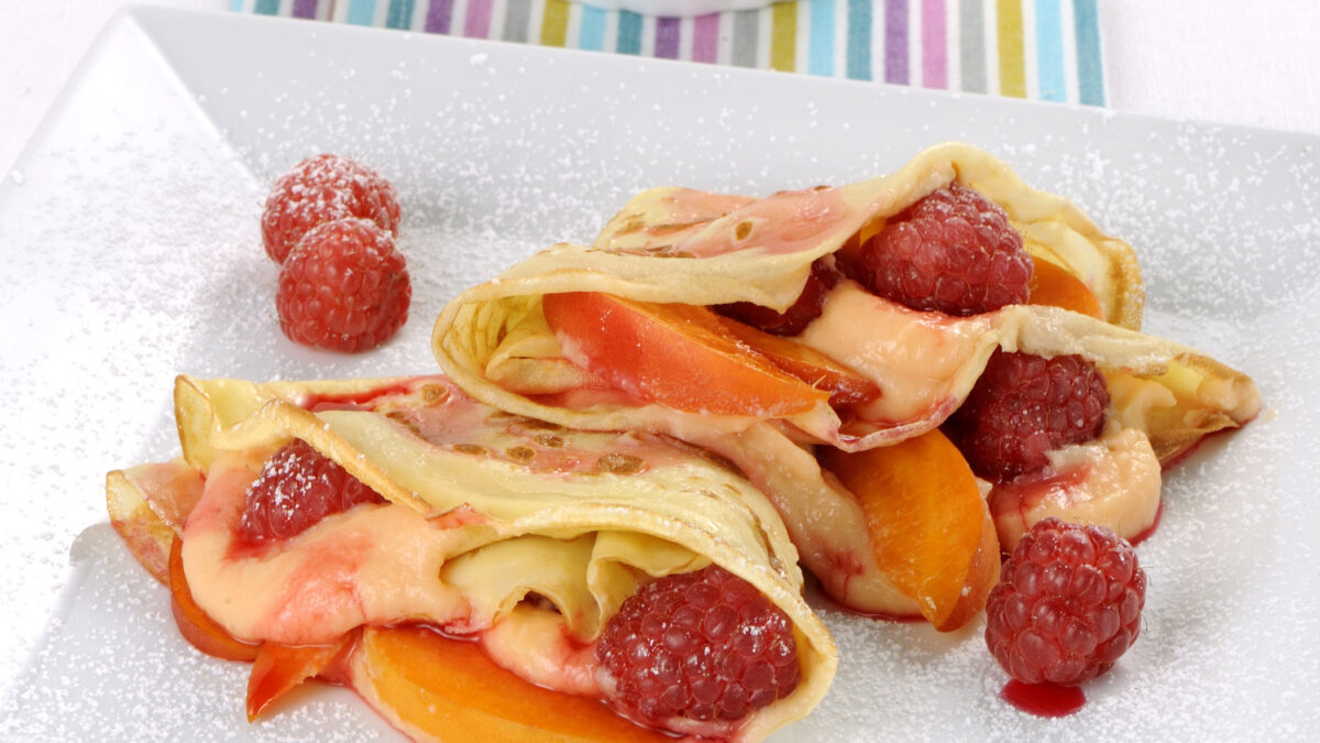 Crepes con lamponi e albicocche | Sale&Pepe