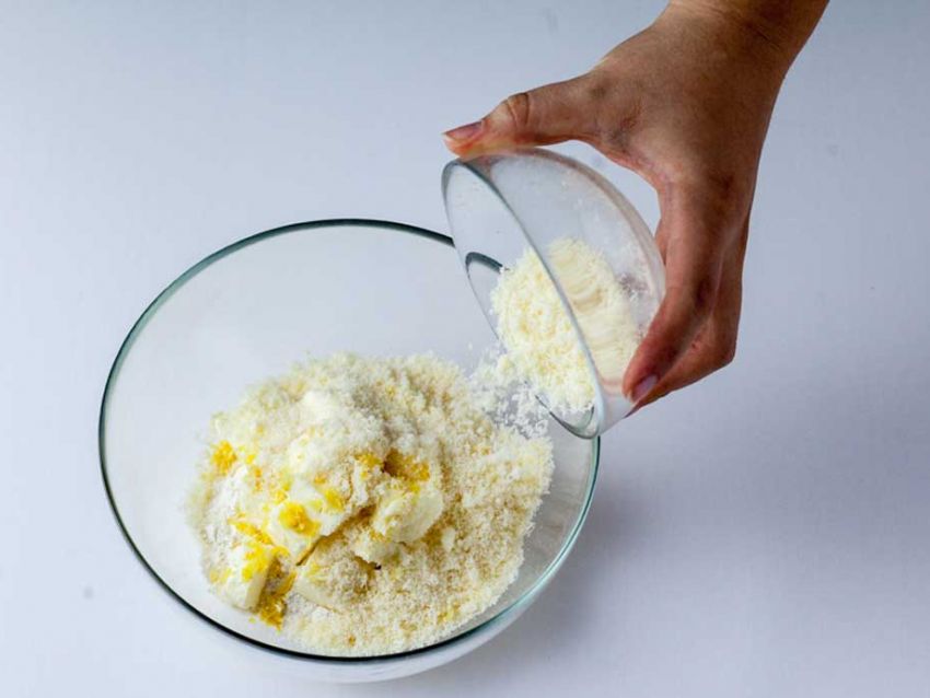 Risotto al tè matcha con crumble di grana padano | Sale&Pepe