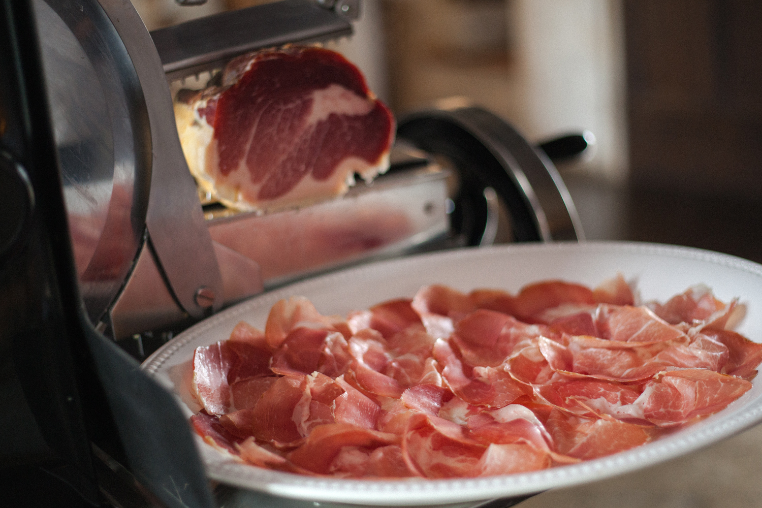 Culatello: il re dei salumi italiani e il suo trono “insidiato” dai ...