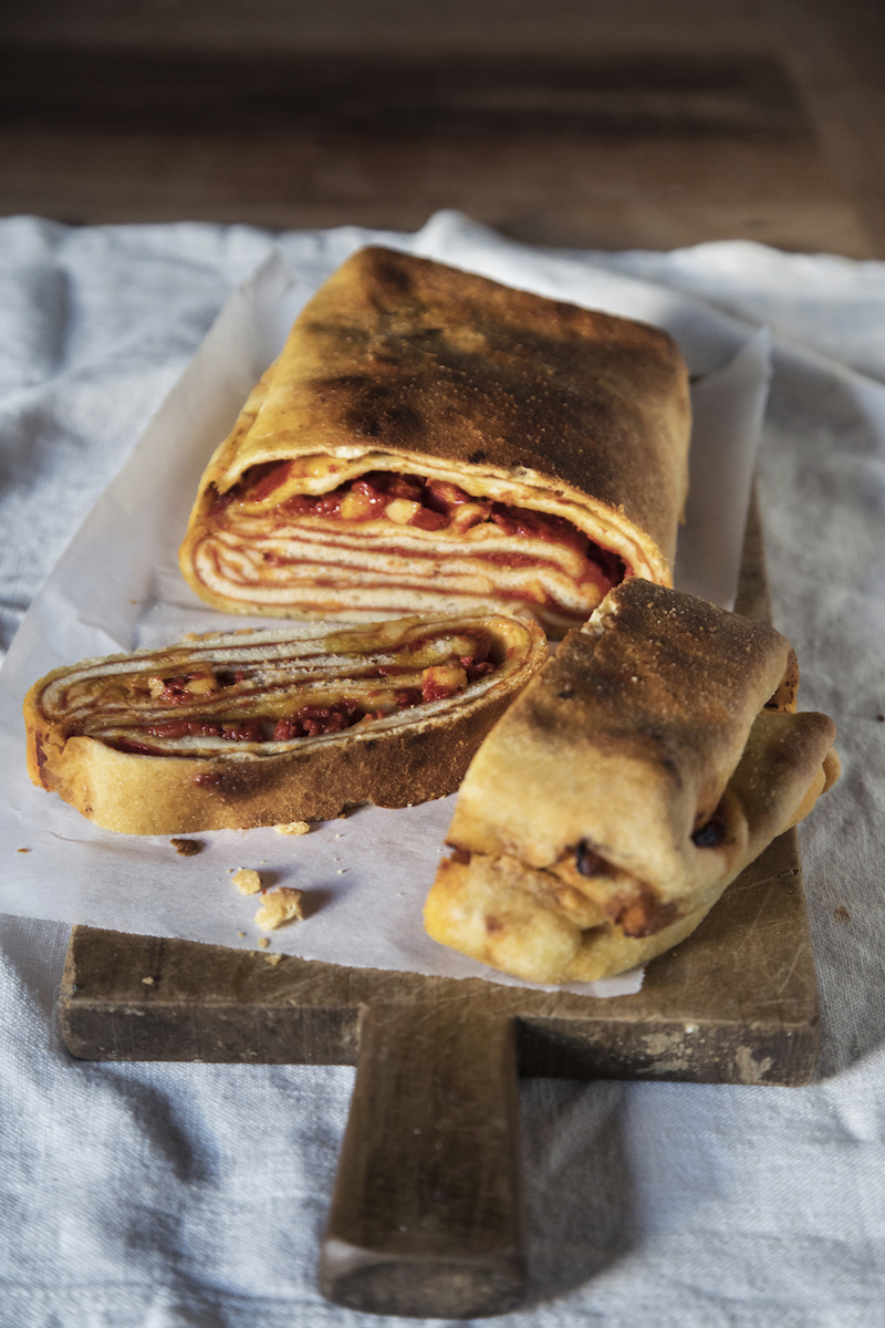 Scaccia ragusana, ghiotto street food siciliano - Sale&Pepe