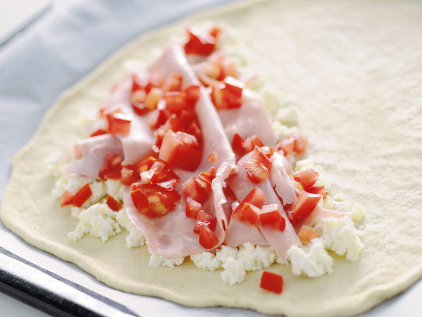 Calzone ripieno al forno, la ricetta classica - Sale&Pepe