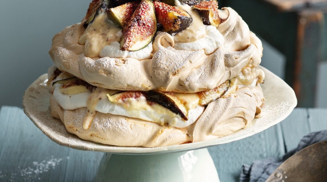Torta di meringa caramellata e crema alla panna - Sale&Pepe