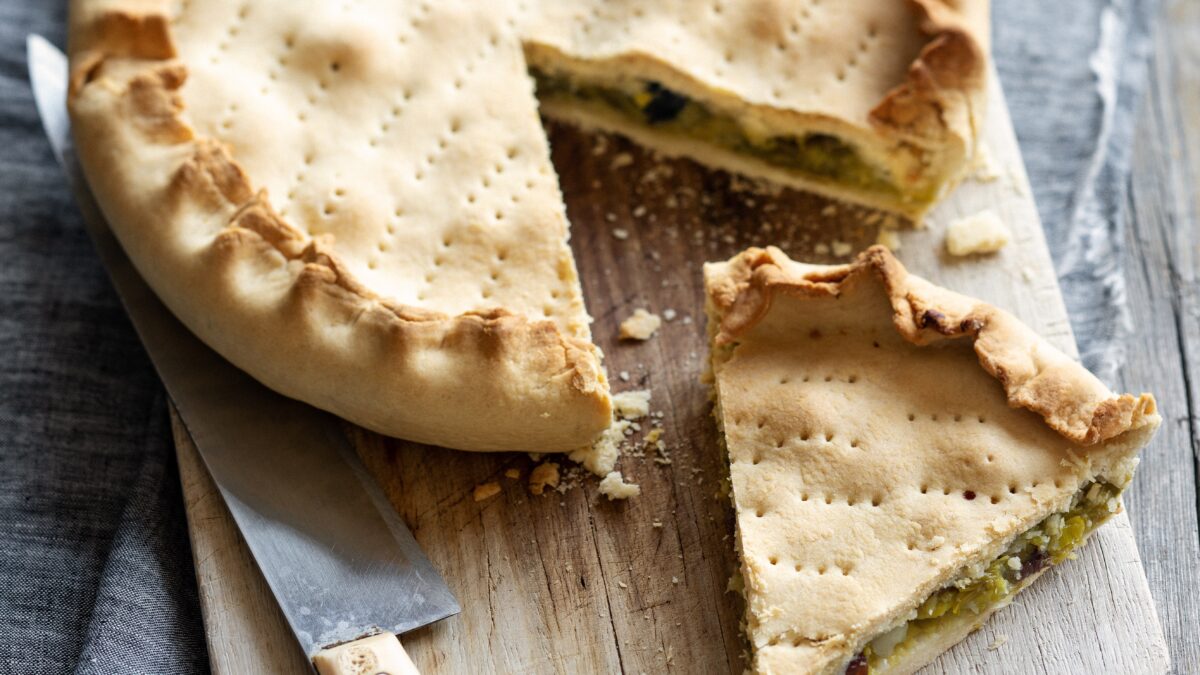 Calzone di cipolle alla barese - Sale&Pepe