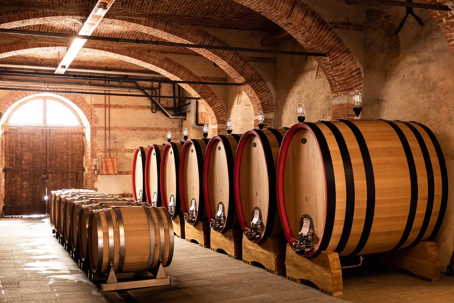 Tra arte, storia e relax: un tour tra le cantine più belle d'Italia ...